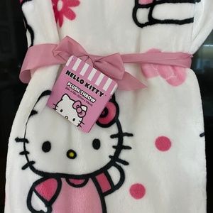 Sanrio | Bedding | Hello Kitty Daisy Throw | Poshmark